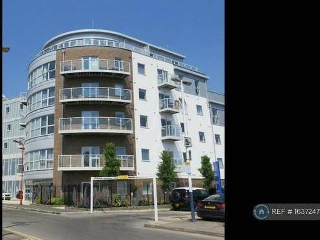 2 bedroom flat for rent in Austen House Guildford GU1