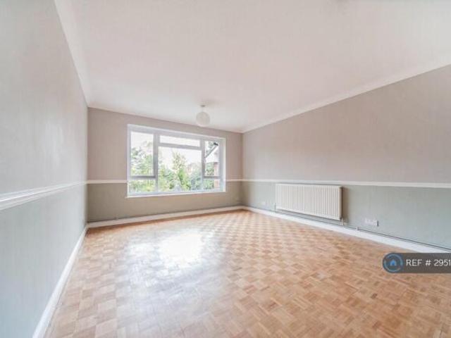 2 bedroom flat for rent in Avondale Court, Sutton, SM2