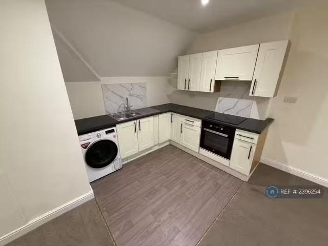 2 bedroom flat for rent in Avonmouth Road, Bristol, BS11
