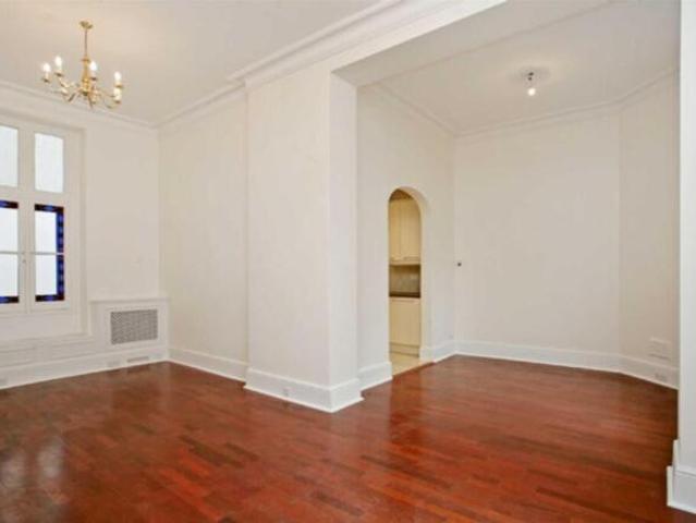 2 bedroom flat for rent in Avonmore Mansions, Avonmore Road, London, W14
