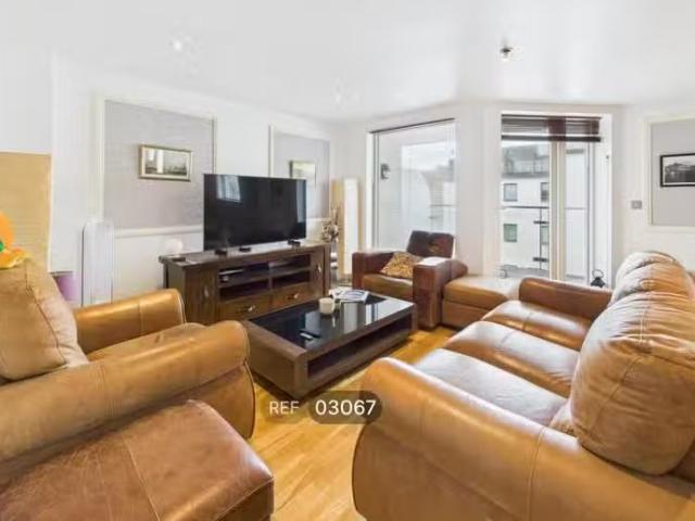 2 bedroom flat for rent in Avalon, West Street, Brighton, East.