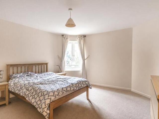 2 bedroom flat for rent in Aveley House, Iliffe Close, Reading, Berkshire, RG1