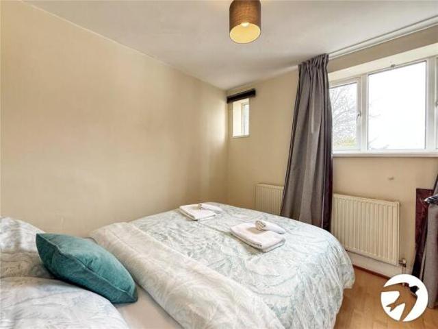 2 bedroom flat for rent in Avery Hill Road, London, SE9