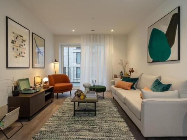 2 bedroom flat for rent in Aviator Drive London NW2
