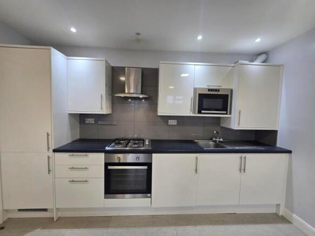 2 bedroom flat for rent in Avington Court, Old Kent Road, Southwark, London, SE1