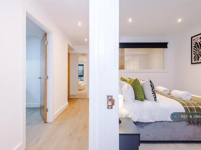 2 bedroom flat for rent in Axis, Leeds, LS9