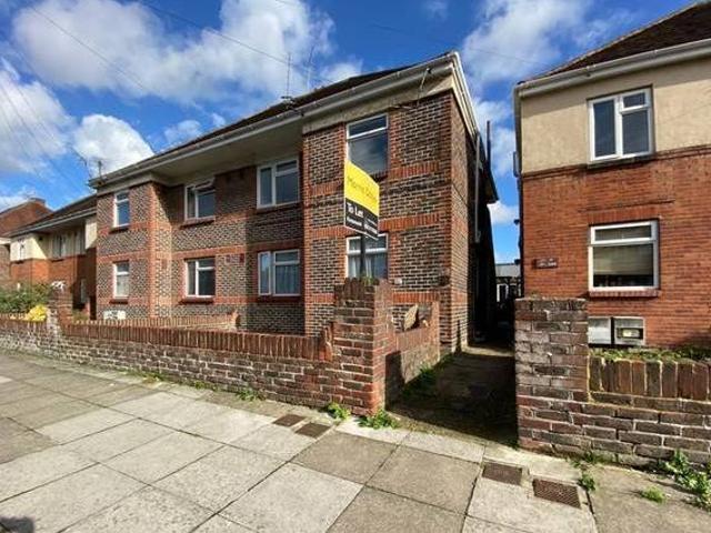 2 bedroom flat for rent in Aylen Road Copnor PO3