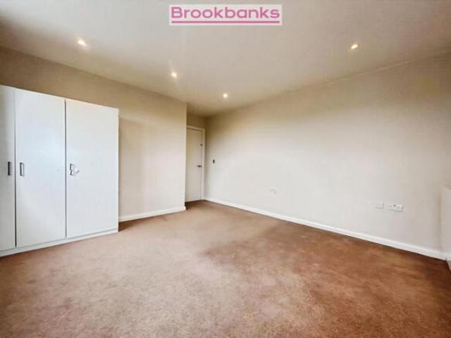 2 bedroom flat for rent in Azalea Drive, Swanley, BR8 8FA, BR8