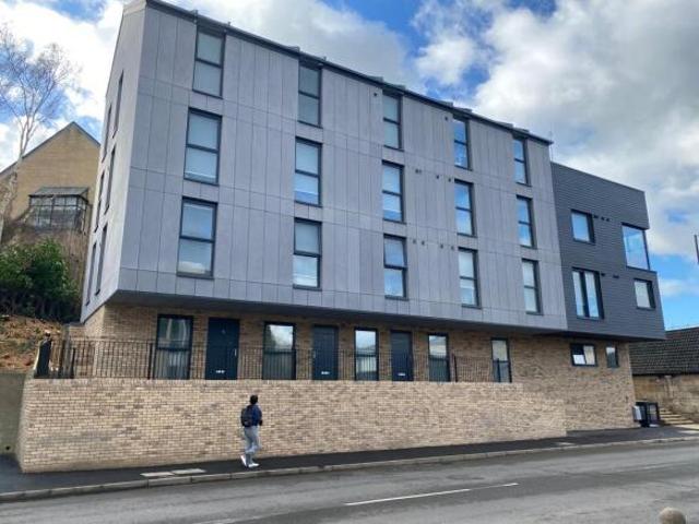 2 bedroom flat for rent in Banglo House, Lower Bristol Road, Bath, BA2