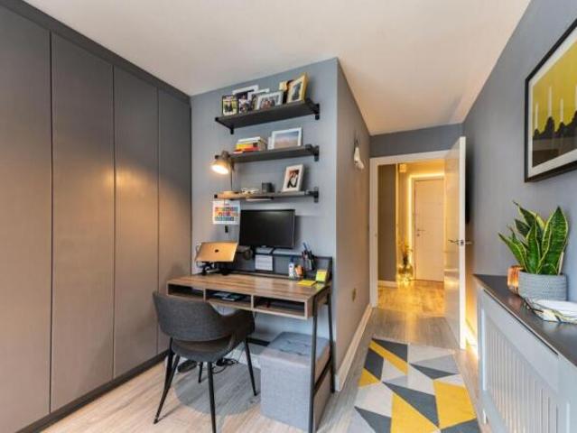 2 bedroom flat for rent in Banister Road, Kensal Green, London, W10