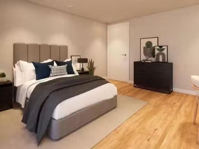 2 bedroom flat for rent in Bank Street, Gravesend, Kent, DA12
