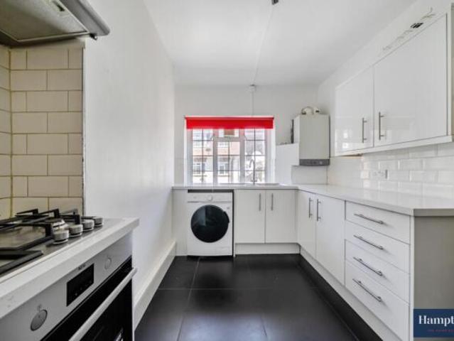 2 bedroom flat for rent in Babington Road London SW16