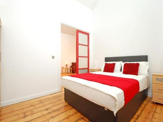 2 bedroom flat for rent in Back Church Lane, London, E1
