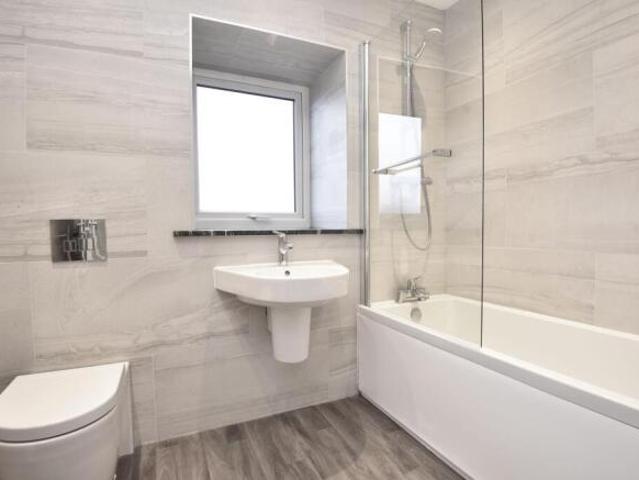 2 bedroom flat for rent in Back Dragon Parade, Harrogate, HG1
