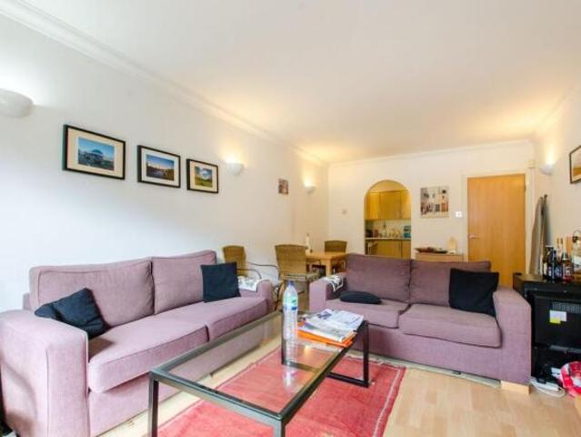 2 bedroom flat for rent in Bacon Street, Shoreditch, London, E2