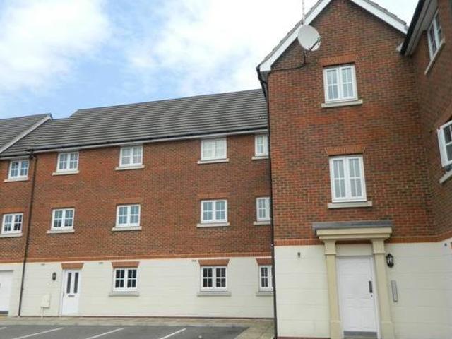 2 bedroom flat for rent in Baden Powell Close Great Baddow CM2