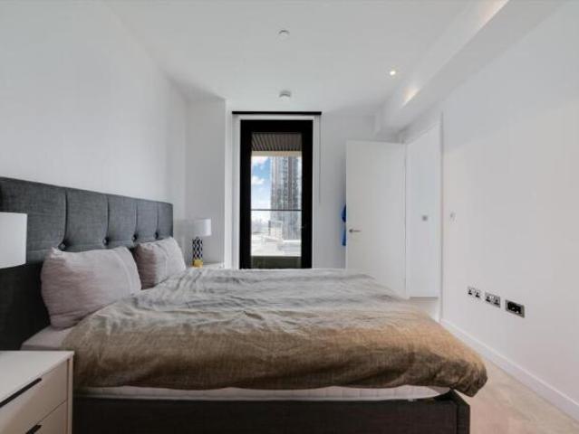 2 bedroom flat for rent in Bagshaw Building, Wards Place, London, E14