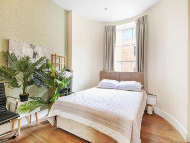 2 bedroom flat for rent in Baker Street, Marylebone, NW1