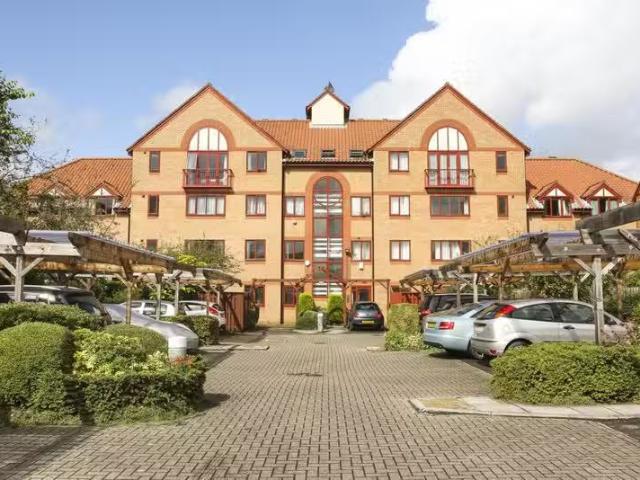 2 bedroom flat for rent in Baltic Wharf, City Centre, BS1