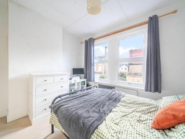 2 bedroom flat for rent in Balvernie Grove, Southfields, London, SW18