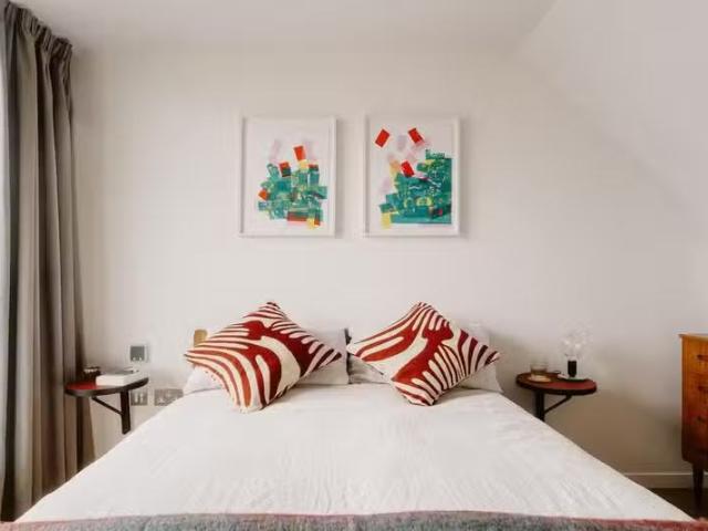 2 bedroom flat for rent in Balfron Tower, 7 St Leonards Road.
