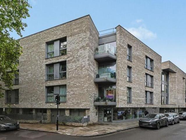 2 bedroom flat for rent in Balmore Street, London, N19