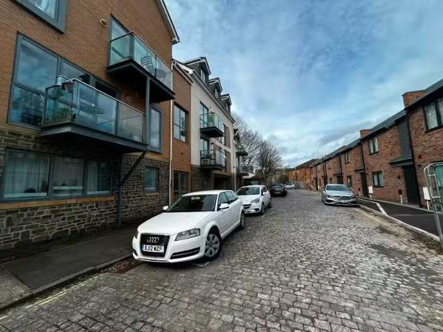 2 bedroom flat for rent in Barton Vale, Bristol, BS2