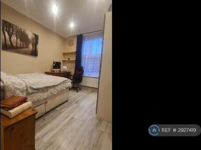 2 bedroom flat for rent in Barcombe Avenue, London, SW2