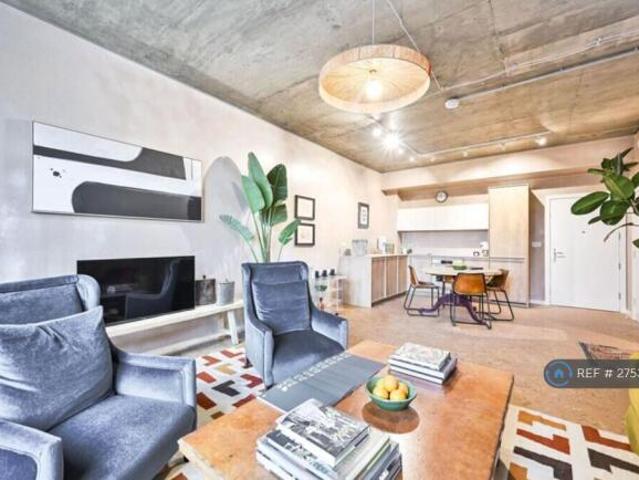 2 bedroom flat for rent in Bard Road, London, W10
