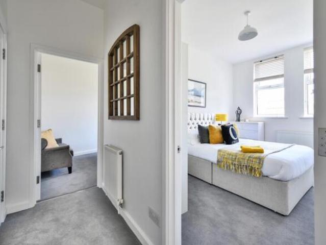 2 bedroom flat for rent in Barmeston Road Catford SE6