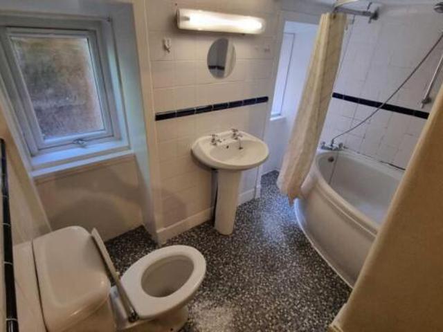 2 bedroom flat for rent in Barrington Drive, Woodlands, G4