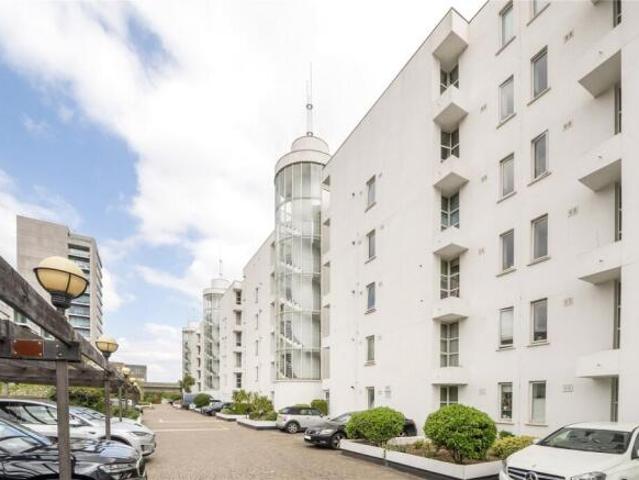2 bedroom flat for rent in Barrier Point Road, London, E16