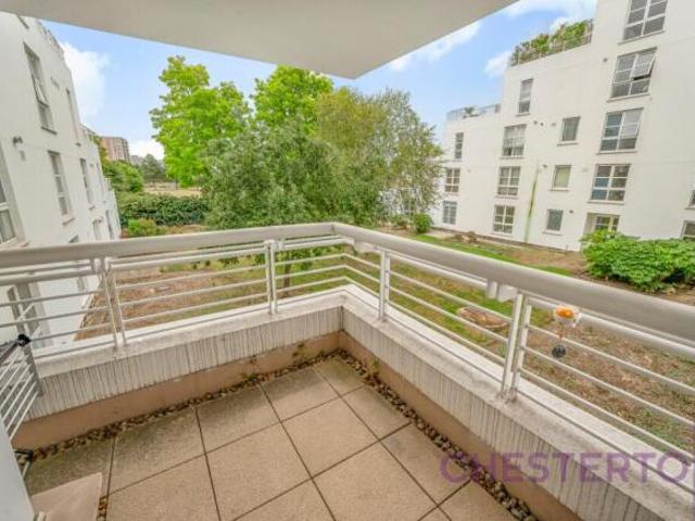 2 bedroom flat for rent in Barrier Point Road, Silvertown, E16