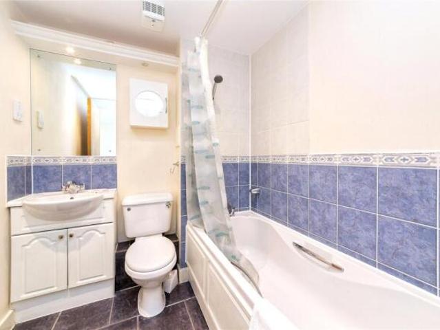 2 bedroom flat for rent in Barrier Point Road, Royal Docks, London, E16