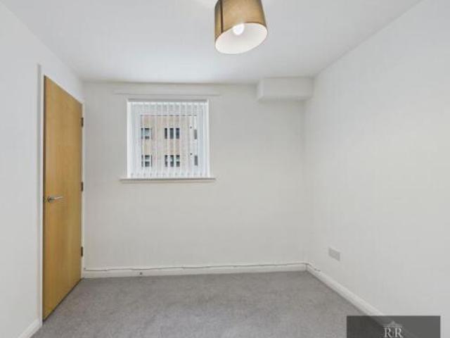 2 bedroom flat for rent in Barrland Street, Glasgow, G41