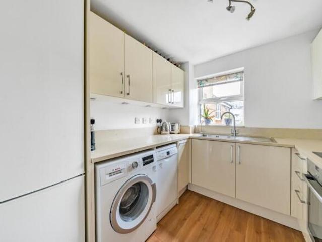 2 bedroom flat for rent in Basevi Way Greenwich SE8