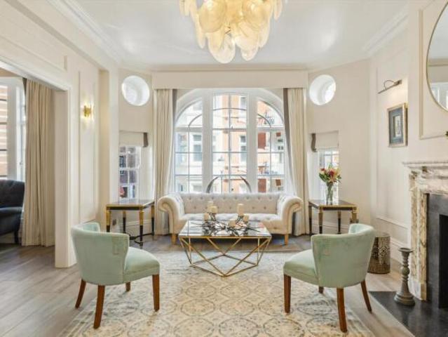 2 bedroom flat for rent in Basil Street, London SW3