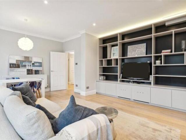2 bedroom flat for rent in Bassett Road, North Kensington, W10