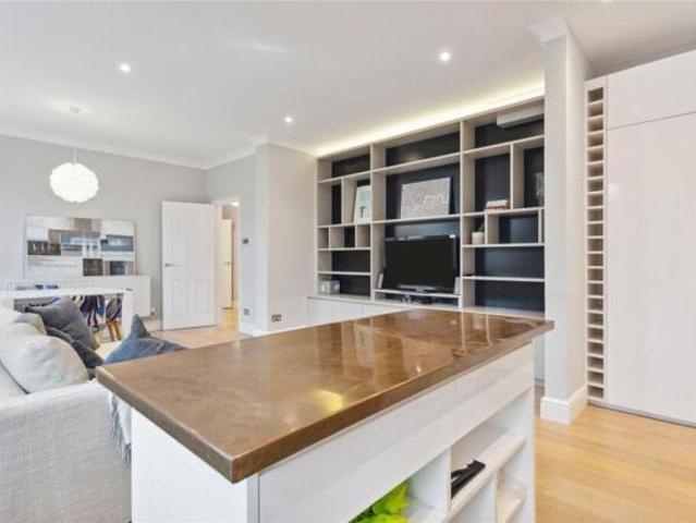 2 bedroom flat for rent in Bassett Road, North Kensington, W10