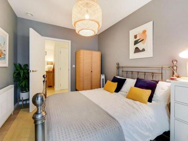 2 bedroom flat for rent in Jasmine House, Battersea, London, SW18
