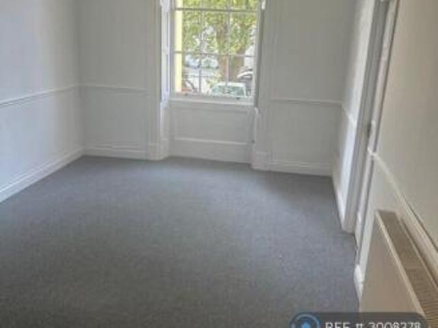 2 bedroom flat for rent in Bath Road, Cheltenham, GL53