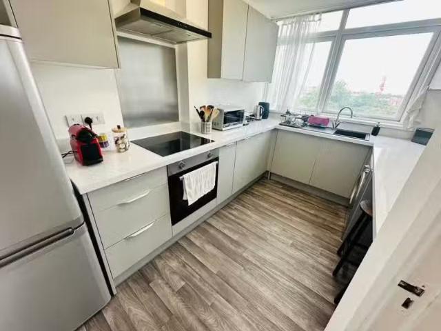 2 bedroom flat for rent in Bath Road, Bournemouth, BH1