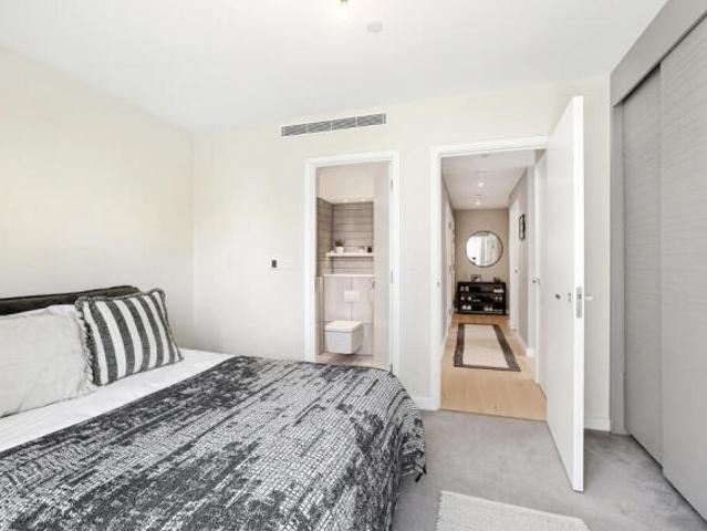 2 bedroom flat for rent in Bathgate Place, Ealing, London, W13