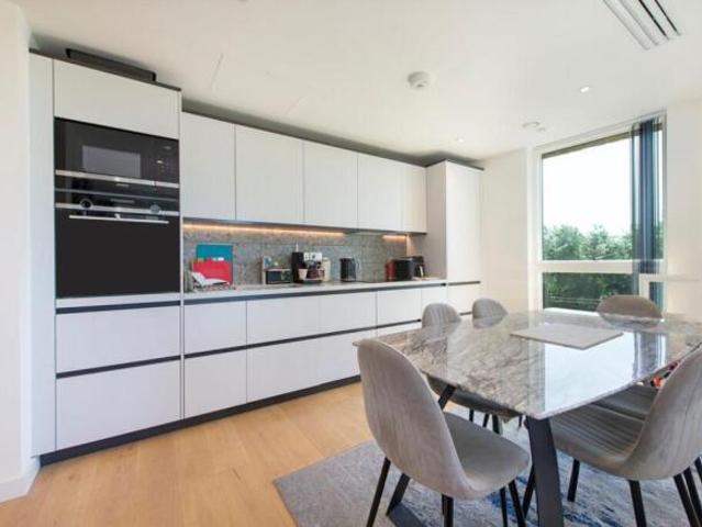 2 bedroom flat for rent in Bathgate Place, Ealing, W13