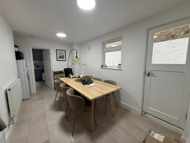 2 bedroom flat for rent in Benwell Road, London, N7