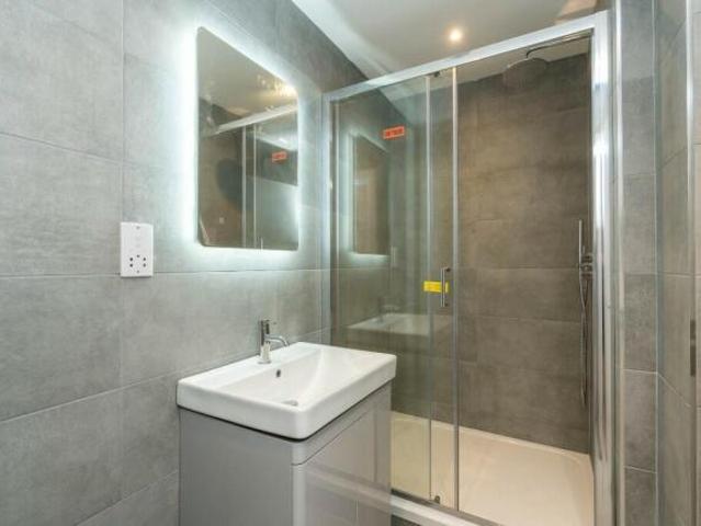 2 bedroom flat for rent in Benwell Road, London, N7