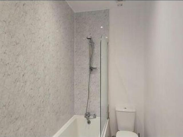 2 bedroom flat for rent in Bennett Road, Leeds, LS6