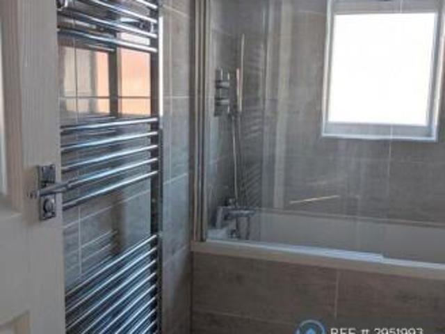 2 bedroom flat for rent in Benson Road, Newcastle Upon Tyne, NE6