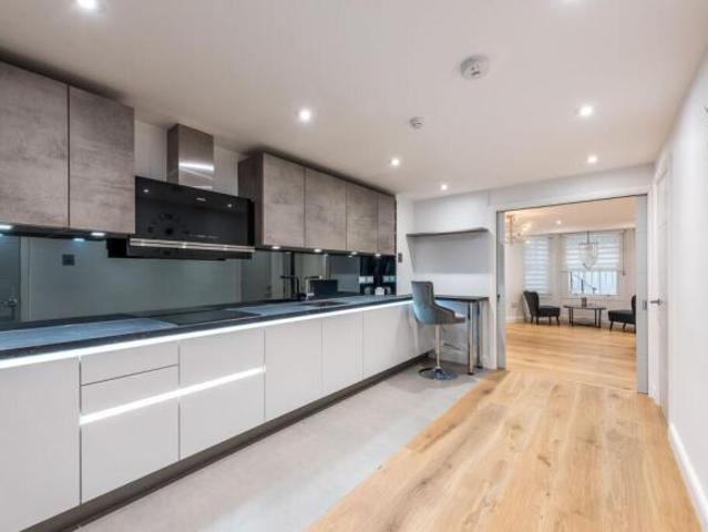 2 bedroom flat for rent in Beaufort Gardens, Knightsbridge, London, SW3