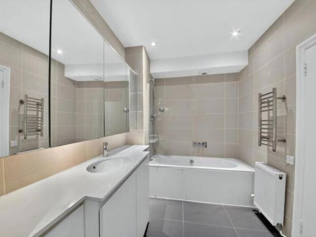 2 bedroom flat for rent in Beaufort Gardens, Knightsbridge, SW3